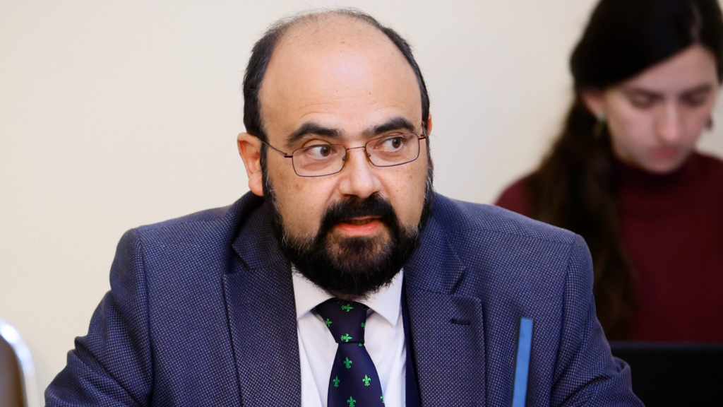 Julio Alvear explica los riesgos que puede tener el artículo 5.2 del ...