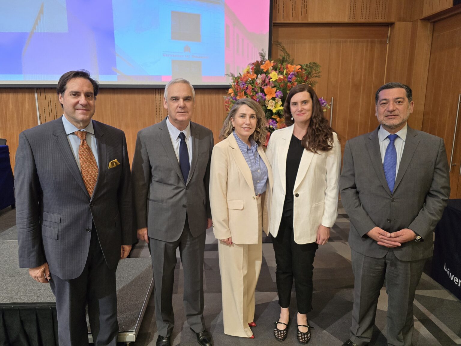 20251013_182342(0) - Facultad de Derecho